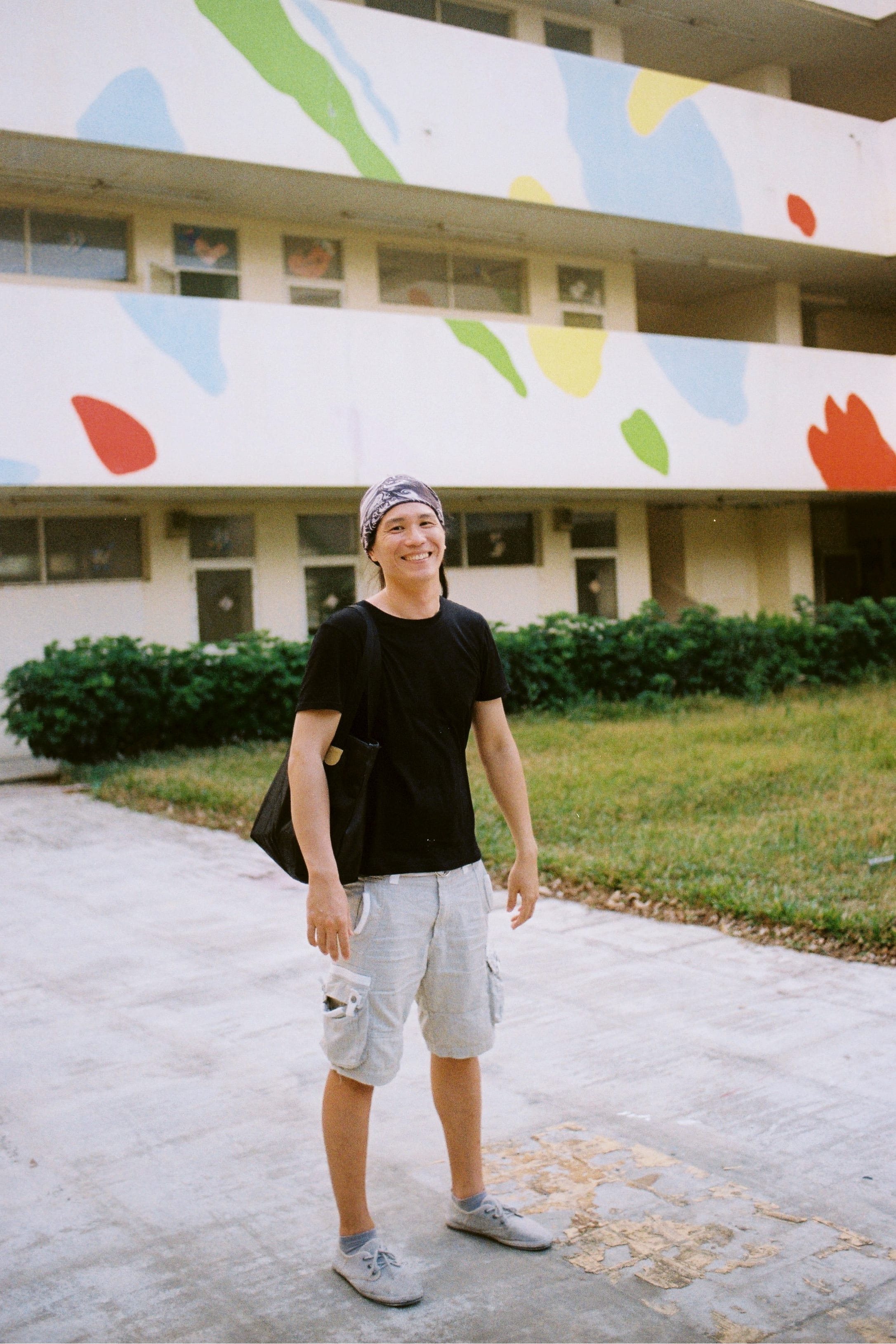 Helping Hands - Lee Wei-Chen 李威震 - 臺灣嚮光協會 Bright Side Projects