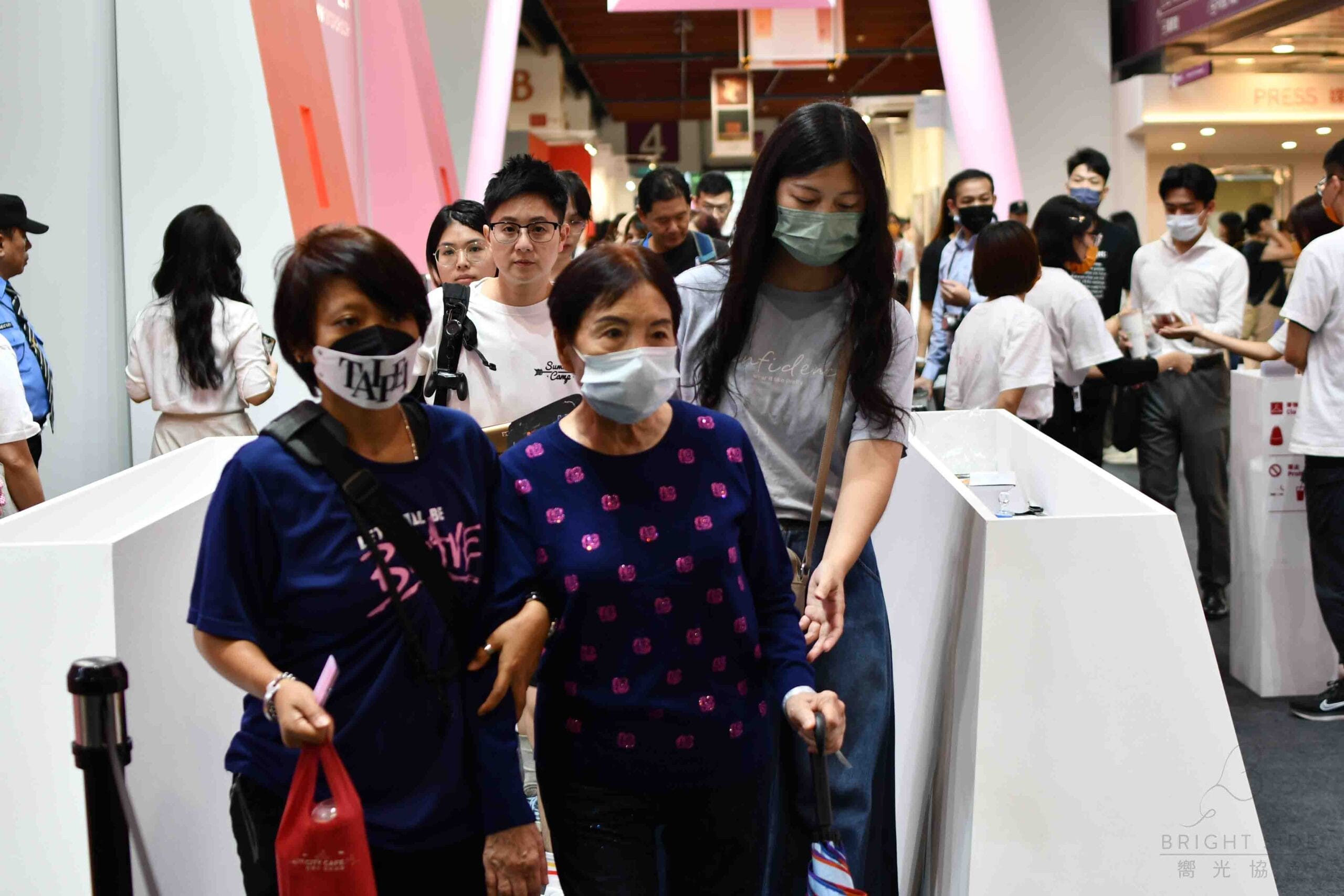 [活動報告]:2023/10/23 漫遊 Art Taipei—藝術文化之旅(南港)Nangang X Art Taipei | 臺灣嚮光協會 Bright Side Projects